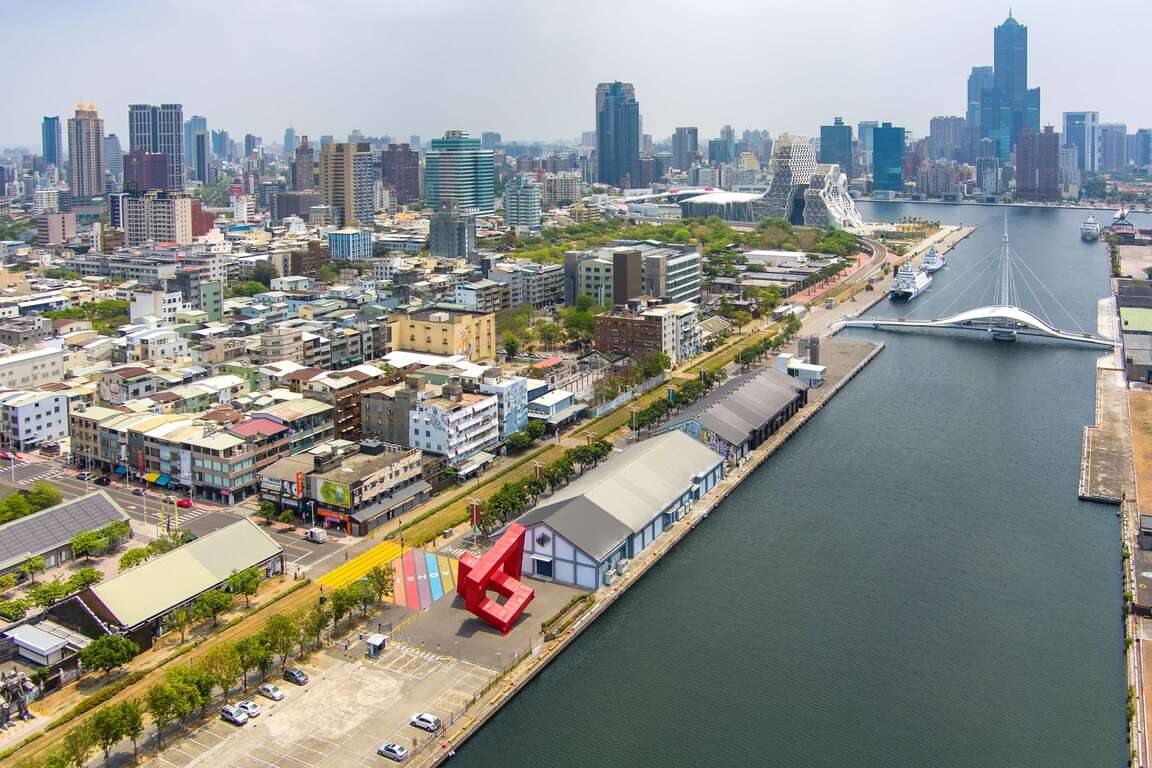 ศูนย์ศิลปะ Pier 2 Arts Center (駁二藝術特區) - Taiwan Tourism