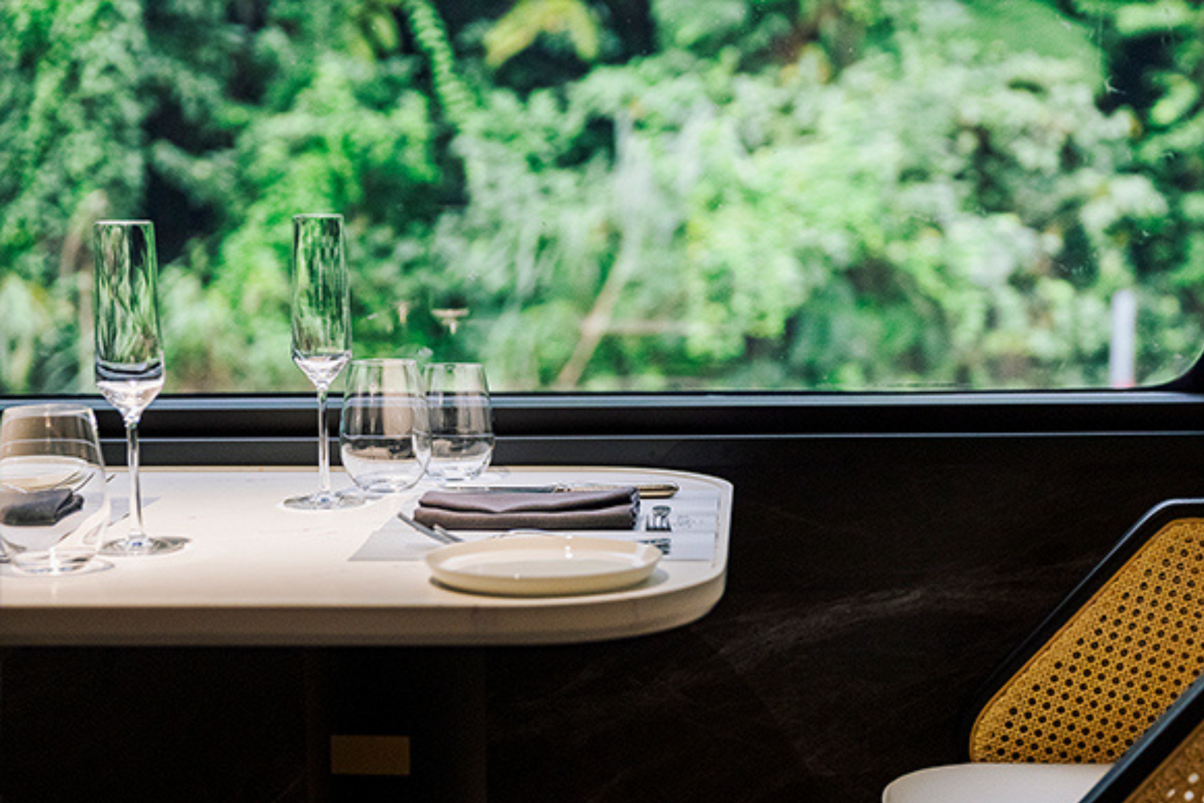 นั่งรถไฟไต้หวันหมิงรื่อ (Future train) สุดหรู ชมวิวภาคตะวันออก สุด Private